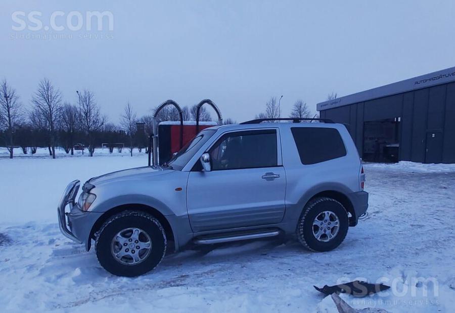 Pelēks Mitsubishi Pajero 2002 Liepāja, ar dzinēja tilpumu 3.20 L un nobraukumu 140 tūkst. km par 4200 €, foto 3 vietnē AUTOMOTO.COM.LV