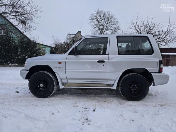 Grey Mitsubishi Pajero 2002 in Raseiniai, with an engine capacity of 2.50 L and mileage of 304 thousand km for 4650 €, photo 2 on AUTOMOTO.COM.LV