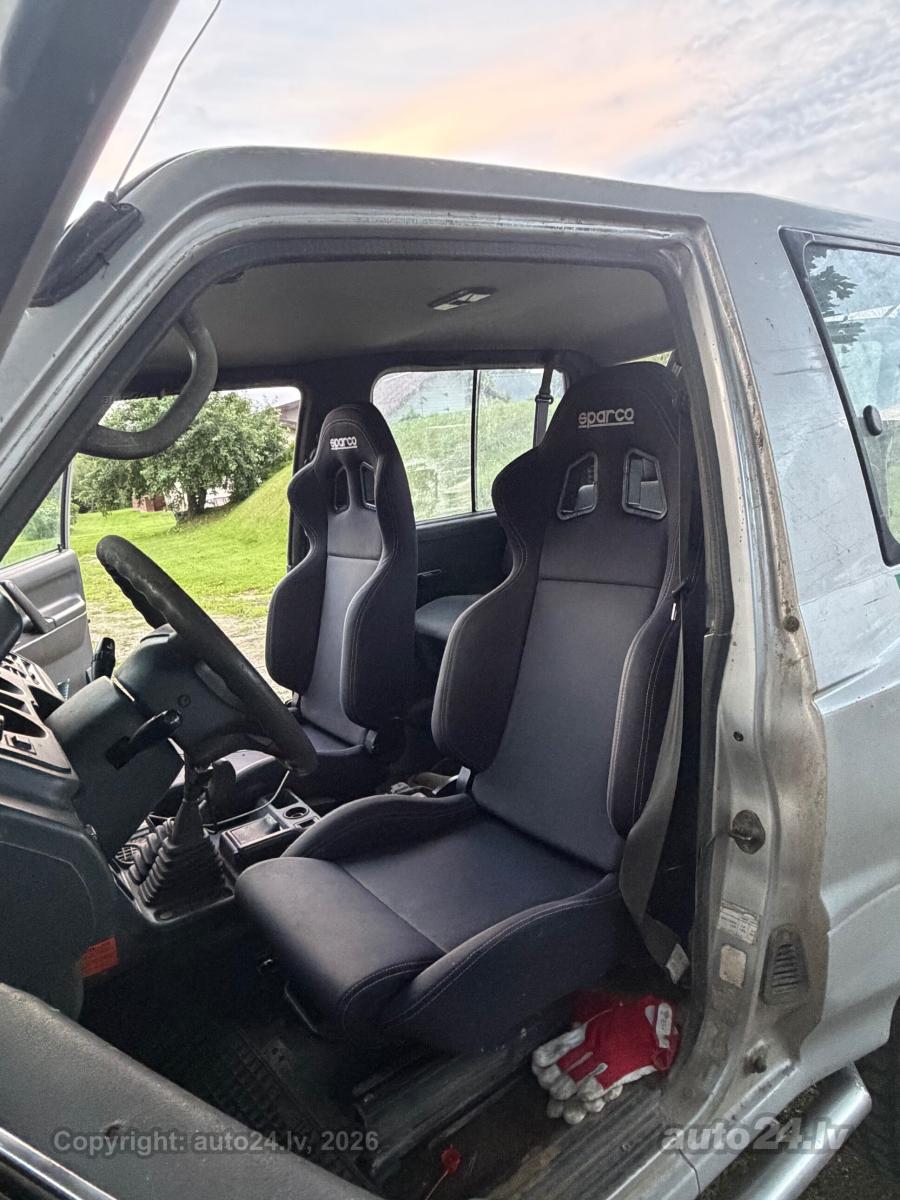 Grey Mitsubishi Pajero 2002 in Tallinn, with an engine capacity of 2.50 L and mileage of 0 thousand km for 5500 €, photo 3 on AUTOMOTO.COM.LV