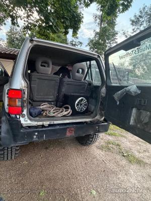 Grey Mitsubishi Pajero 2002 in Tallinn, with an engine capacity of 2.50 L and mileage of 0 thousand km for 5500 €, photo 4 on AUTOMOTO.COM.LV