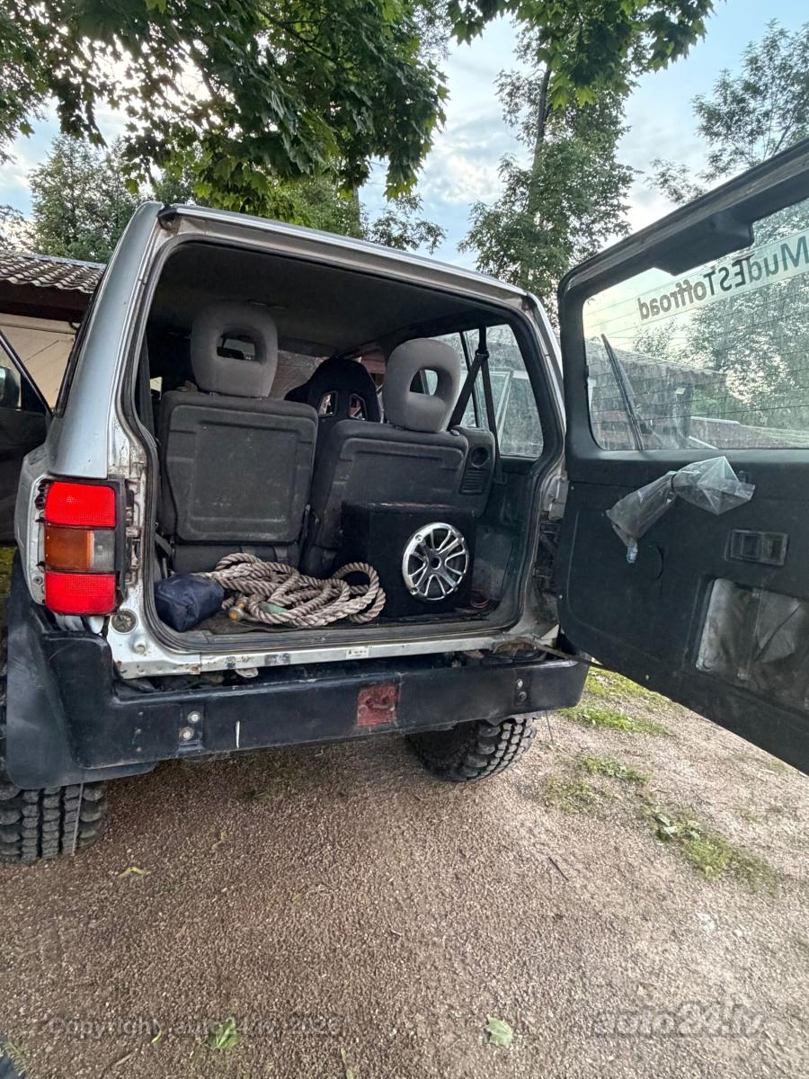 Grey Mitsubishi Pajero 2002 in Tallinn, with an engine capacity of 2.50 L and mileage of 0 thousand km for 5500 €, photo 4 on AUTOMOTO.COM.LV