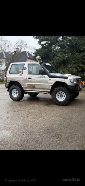 Grey Mitsubishi Pajero 2002 in Tallinn, with an engine capacity of 2.50 L and mileage of 0 thousand km for 5500 €, photo 5 on AUTOMOTO.COM.LV