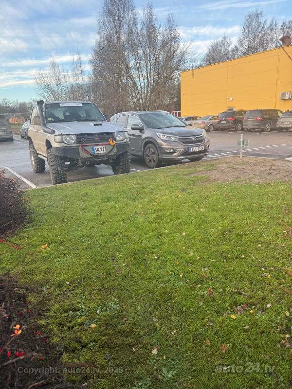 Grey Mitsubishi Pajero 2002 in Tallinn, with an engine capacity of 2.50 L and mileage of 0 thousand km for 5500 €, photo 6 on AUTOMOTO.COM.LV