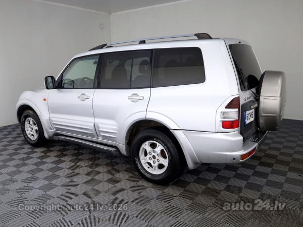 Pelēks Mitsubishi Pajero 2002 Tallina, ar dzinēja tilpumu 3.20 L un nobraukumu 358 tūkst. km par 1899 €, foto 4 vietnē AUTOMOTO.COM.LV