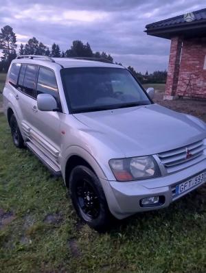 Pelēks Mitsubishi Pajero 2002 Viļņa, ar dzinēja tilpumu 3.20 L un nobraukumu 50 tūkst. km par 1800 €, foto 3 vietnē AUTOMOTO.COM.LV