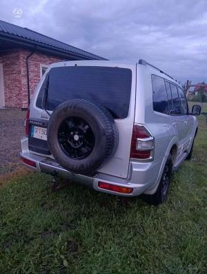 Pelēks Mitsubishi Pajero 2002 Viļņa, ar dzinēja tilpumu 3.20 L un nobraukumu 50 tūkst. km par 1800 €, foto 7 vietnē AUTOMOTO.COM.LV
