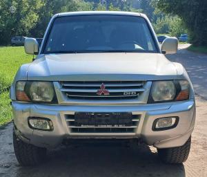 Grey Mitsubishi Pajero 2002 in Vilnius, with an engine capacity of 3.20 L and mileage of 370 thousand km for 1999 €, photo 3 on AUTOMOTO.COM.LV