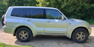 Grey Mitsubishi Pajero 2002 in Vilnius, with an engine capacity of 3.20 L and mileage of 370 thousand km for 1999 €, photo 5 on AUTOMOTO.COM.LV