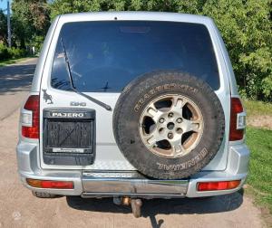 Grey Mitsubishi Pajero 2002 in Vilnius, with an engine capacity of 3.20 L and mileage of 370 thousand km for 1999 €, photo 7 on AUTOMOTO.COM.LV