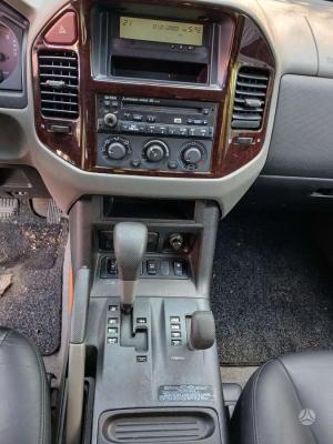 Grey Mitsubishi Pajero 2002 in Vilnius, with an engine capacity of 3.20 L and mileage of 370 thousand km for 1999 €, photo 12 on AUTOMOTO.COM.LV