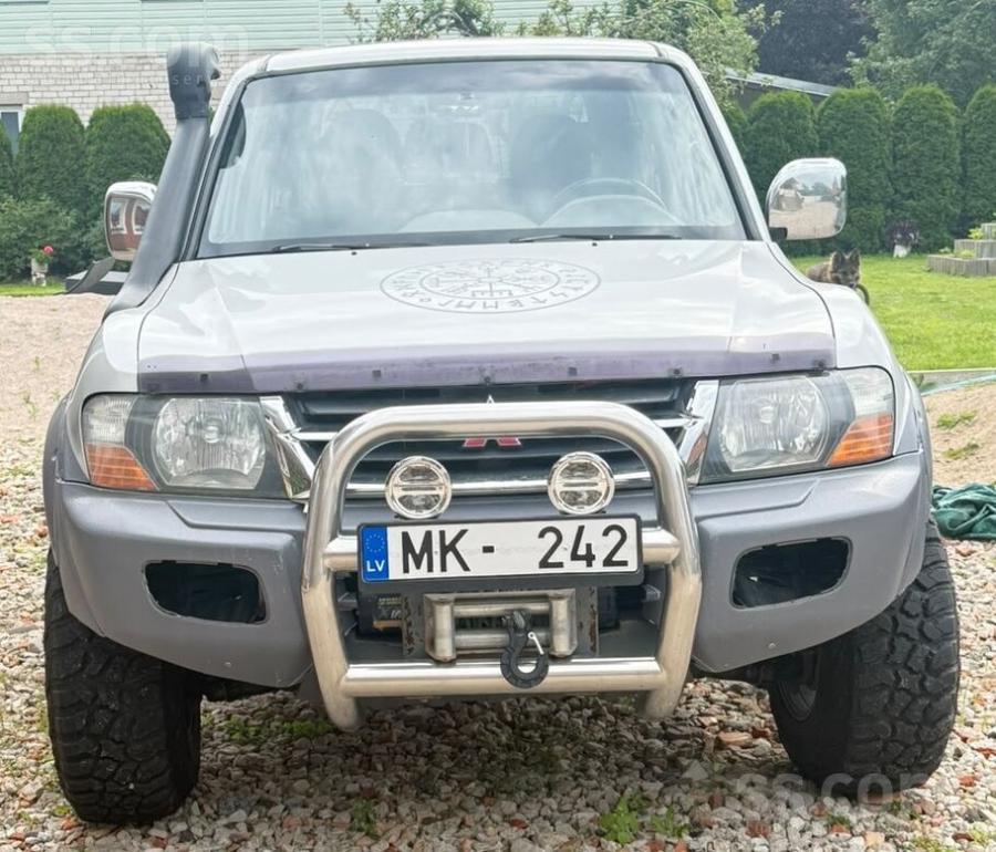 Pelēks Mitsubishi Pajero 2002 Liepāja, ar dzinēja tilpumu 3.50 L un nobraukumu 235 tūkst. km par 6000 €, foto 3 vietnē AUTOMOTO.COM.LV