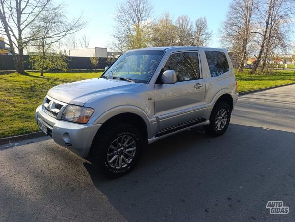 Pelēks Mitsubishi Pajero 2003 Mažeikiai, ar dzinēja tilpumu 3.20 L un nobraukumu 285 tūkst. km par 6800 €, foto 1 vietnē AUTOMOTO.COM.LV