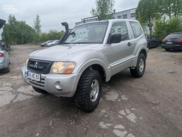 Grey Mitsubishi Pajero 2003 in Radviliskis, with an engine capacity of 3.20 L and mileage of 290 thousand km for 3800 €, photo 1 on AUTOMOTO.COM.LV