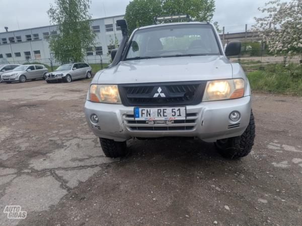 Grey Mitsubishi Pajero 2003 in Radviliskis, with an engine capacity of 3.20 L and mileage of 290 thousand km for 3800 €, photo 2 on AUTOMOTO.COM.LV