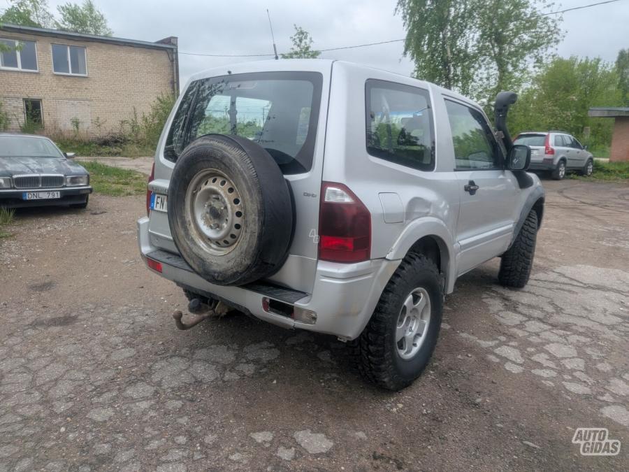 Grey Mitsubishi Pajero 2003 in Radviliskis, with an engine capacity of 3.20 L and mileage of 290 thousand km for 3800 €, photo 6 on AUTOMOTO.COM.LV