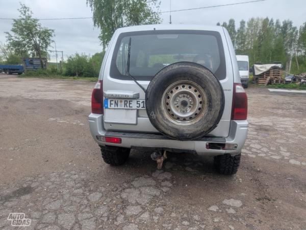 Grey Mitsubishi Pajero 2003 in Radviliskis, with an engine capacity of 3.20 L and mileage of 290 thousand km for 3800 €, photo 6 on AUTOMOTO.COM.LV