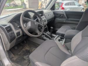 Grey Mitsubishi Pajero 2003 in Radviliskis, with an engine capacity of 3.20 L and mileage of 290 thousand km for 3800 €, photo 9 on AUTOMOTO.COM.LV