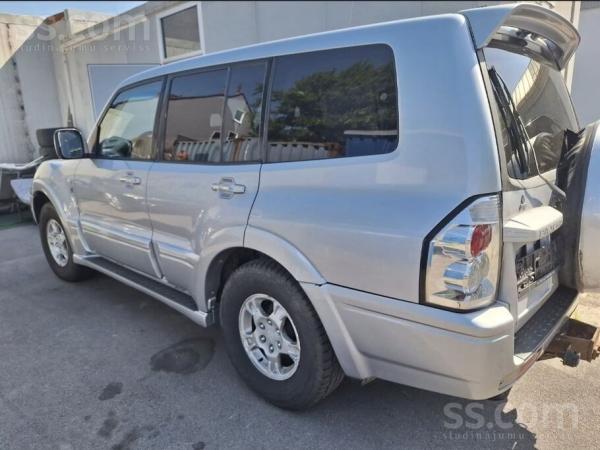 Grey Mitsubishi Pajero 2003 in Jelgava, with an engine capacity of 3.20 L and mileage of 235 thousand km for 2000 €, photo 1 on AUTOMOTO.COM.LV