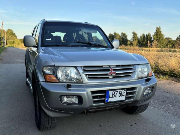 Pelēks Mitsubishi Pajero 2003 Mažeikiai, ar dzinēja tilpumu 3.50 L un nobraukumu 223 tūkst. km par 2650 €, foto 1 vietnē AUTOMOTO.COM.LV
