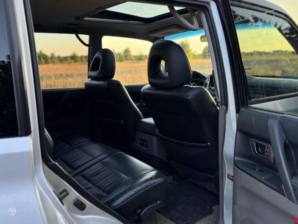 Pelēks Mitsubishi Pajero 2003 Mažeikiai, ar dzinēja tilpumu 3.50 L un nobraukumu 223 tūkst. km par 2650 €, foto 10 vietnē AUTOMOTO.COM.LV