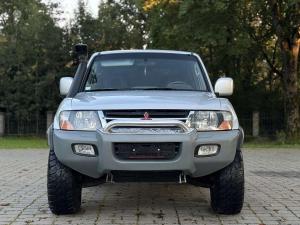 Pelēks Mitsubishi Pajero 2003 Viļņa, ar dzinēja tilpumu 3.20 L un nobraukumu 299 tūkst. km par 3850 €, foto 3 vietnē AUTOMOTO.COM.LV