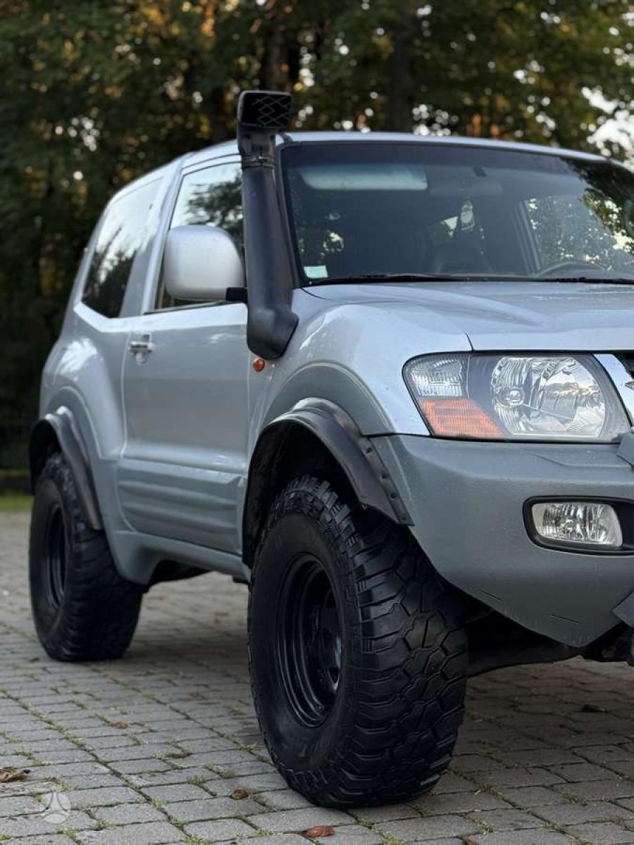 Pelēks Mitsubishi Pajero 2003 Viļņa, ar dzinēja tilpumu 3.20 L un nobraukumu 299 tūkst. km par 3850 €, foto 8 vietnē AUTOMOTO.COM.LV