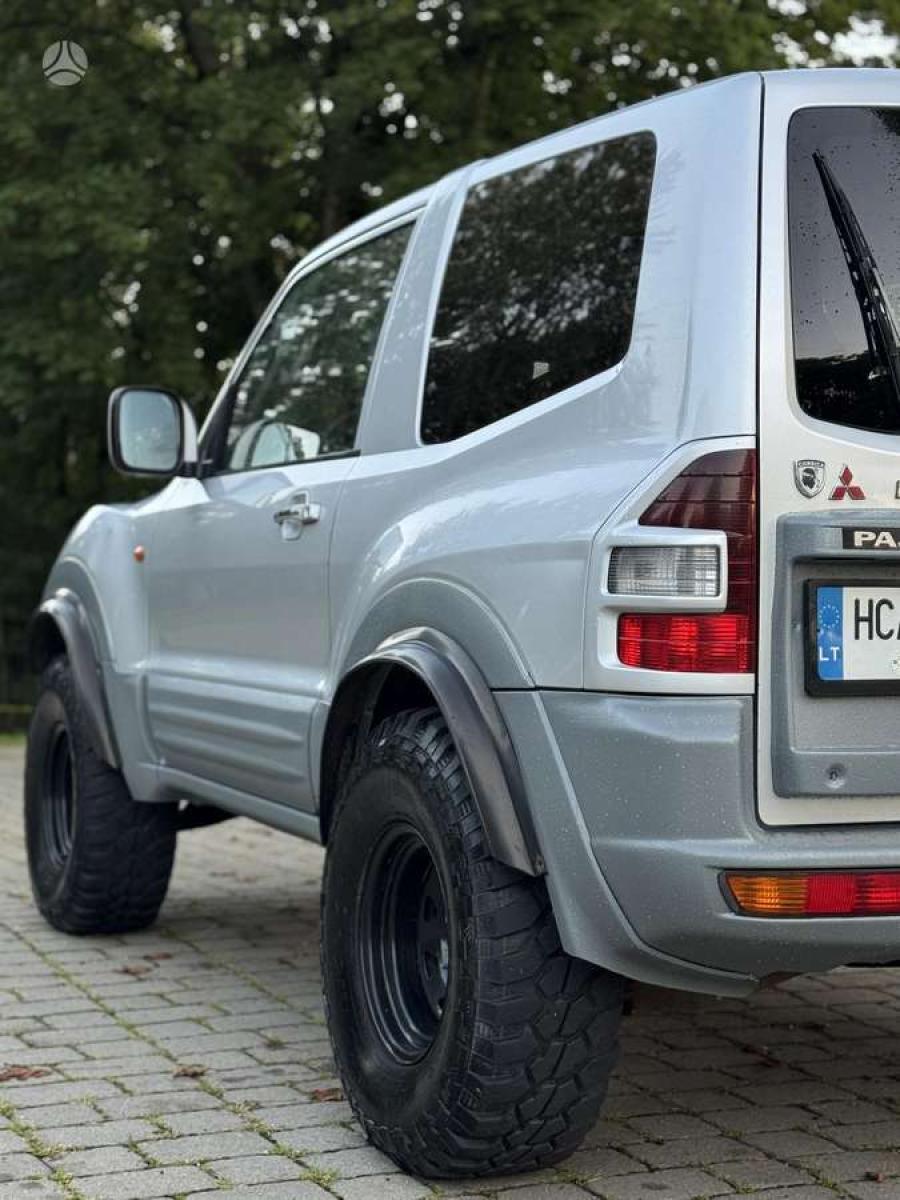 Pelēks Mitsubishi Pajero 2003 Viļņa, ar dzinēja tilpumu 3.20 L un nobraukumu 299 tūkst. km par 3850 €, foto 10 vietnē AUTOMOTO.COM.LV