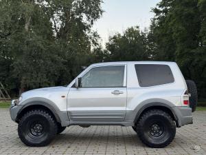 Pelēks Mitsubishi Pajero 2003 Viļņa, ar dzinēja tilpumu 3.20 L un nobraukumu 299 tūkst. km par 3850 €, foto 12 vietnē AUTOMOTO.COM.LV