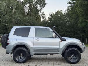 Pelēks Mitsubishi Pajero 2003 Viļņa, ar dzinēja tilpumu 3.20 L un nobraukumu 299 tūkst. km par 3850 €, foto 13 vietnē AUTOMOTO.COM.LV
