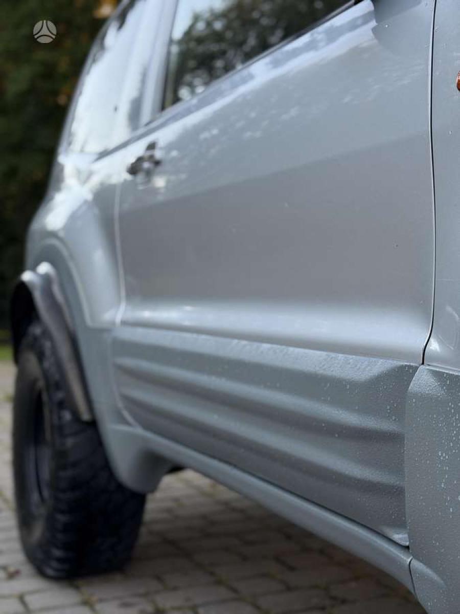 Pelēks Mitsubishi Pajero 2003 Viļņa, ar dzinēja tilpumu 3.20 L un nobraukumu 299 tūkst. km par 3850 €, foto 16 vietnē AUTOMOTO.COM.LV