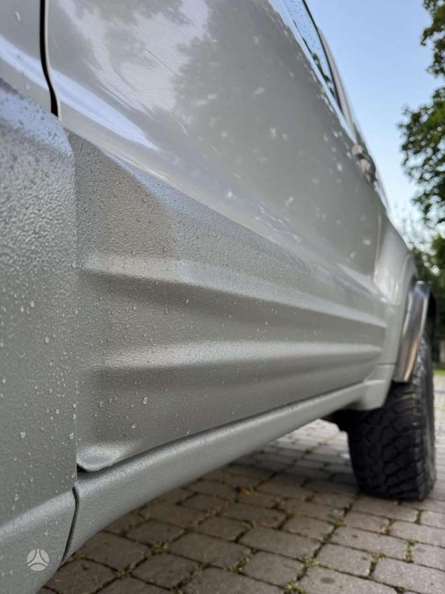 Pelēks Mitsubishi Pajero 2003 Viļņa, ar dzinēja tilpumu 3.20 L un nobraukumu 299 tūkst. km par 3850 €, foto 19 vietnē AUTOMOTO.COM.LV