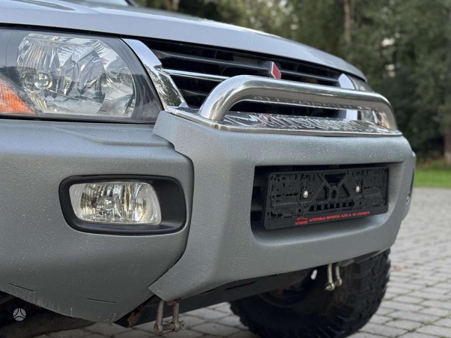 Pelēks Mitsubishi Pajero 2003 Viļņa, ar dzinēja tilpumu 3.20 L un nobraukumu 299 tūkst. km par 3850 €, foto 25 vietnē AUTOMOTO.COM.LV