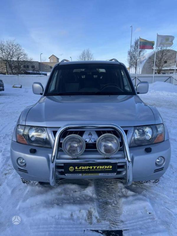 Pelēks Mitsubishi Pajero 2004 Telšiai, ar dzinēja tilpumu 3.20 L un nobraukumu 305 tūkst. km par 4100 €, foto 2 vietnē AUTOMOTO.COM.LV
