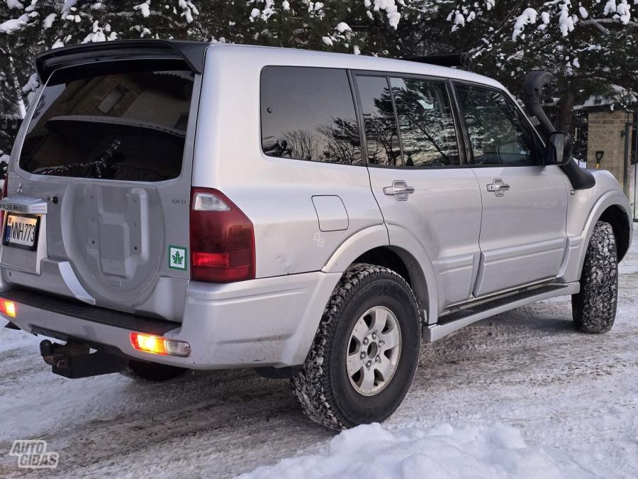 Grey Mitsubishi Pajero 2004 in Vilnius, with an engine capacity of 3.20 L and mileage of 247 thousand km for 14500 €, photo 11 on AUTOMOTO.COM.LV