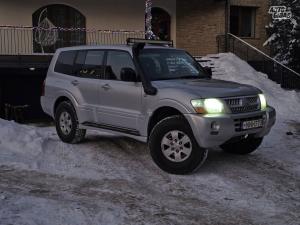 Grey Mitsubishi Pajero 2004 in Vilnius, with an engine capacity of 3.20 L and mileage of 247 thousand km for 14500 €, photo 12 on AUTOMOTO.COM.LV