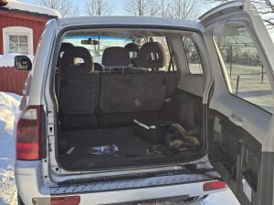 Grey Mitsubishi Pajero 2004 in Vilnius, with an engine capacity of 3.20 L and mileage of 247 thousand km for 14500 €, photo 15 on AUTOMOTO.COM.LV