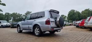 Grey Mitsubishi Pajero 2004 in Valmiera, with an engine capacity of 3.20 L and mileage of 420 thousand km for 5100 €, photo 6 on AUTOMOTO.COM.LV