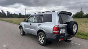 Pelēks Mitsubishi Pajero 2004 Utena, ar dzinēja tilpumu 2.48 L un nobraukumu 280 tūkst. km par 2800 €, foto 3 vietnē AUTOMOTO.COM.LV
