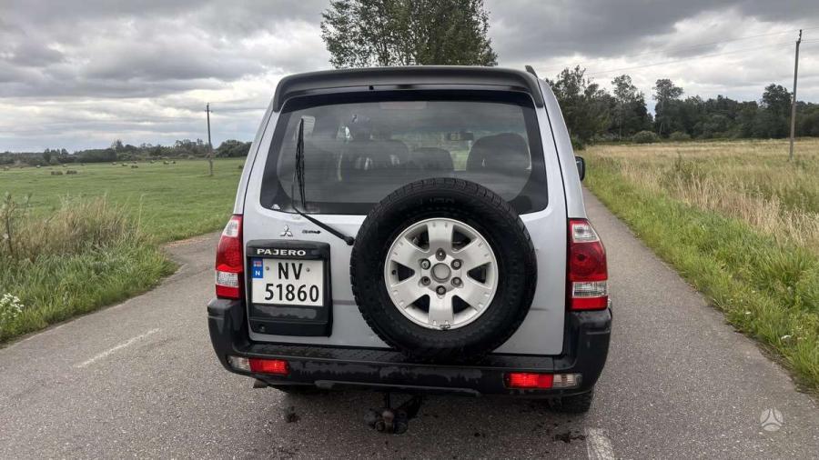 Pelēks Mitsubishi Pajero 2004 Utena, ar dzinēja tilpumu 2.48 L un nobraukumu 280 tūkst. km par 2800 €, foto 4 vietnē AUTOMOTO.COM.LV