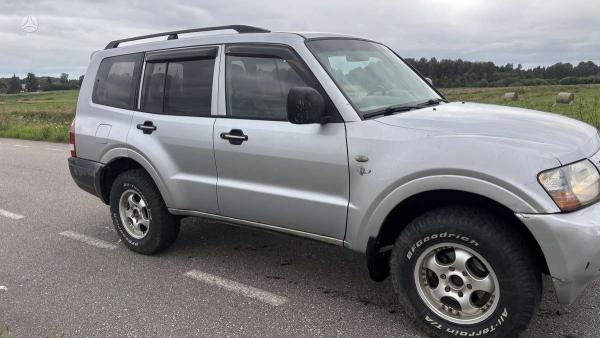 Pelēks Mitsubishi Pajero 2004 Utena, ar dzinēja tilpumu 2.48 L un nobraukumu 280 tūkst. km par 2800 €, foto 5 vietnē AUTOMOTO.COM.LV