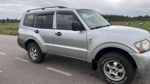 Pelēks Mitsubishi Pajero 2004 Utena, ar dzinēja tilpumu 2.48 L un nobraukumu 280 tūkst. km par 2800 €, foto 6 vietnē AUTOMOTO.COM.LV