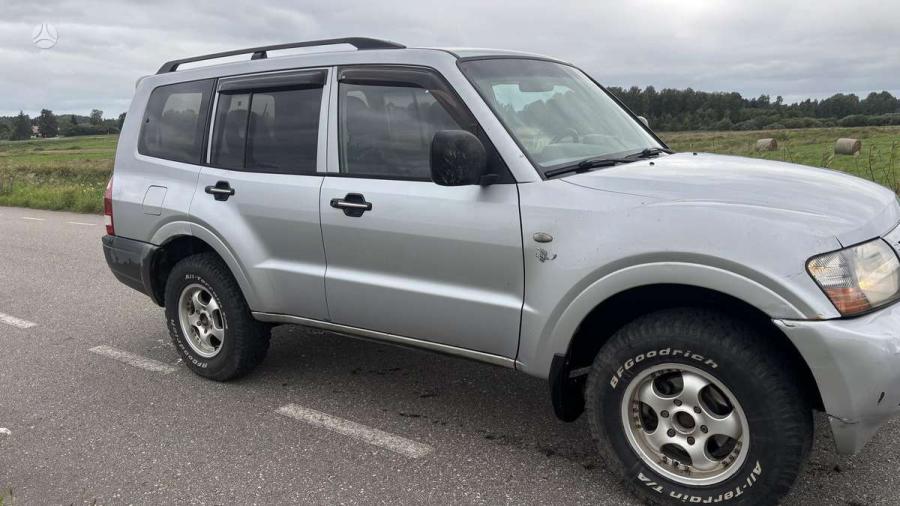 Pelēks Mitsubishi Pajero 2004 Utena, ar dzinēja tilpumu 2.48 L un nobraukumu 280 tūkst. km par 2800 €, foto 6 vietnē AUTOMOTO.COM.LV