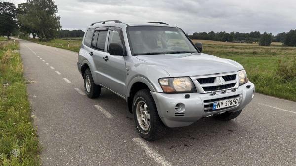 Pelēks Mitsubishi Pajero 2004 Utena, ar dzinēja tilpumu 2.48 L un nobraukumu 280 tūkst. km par 2800 €, foto 6 vietnē AUTOMOTO.COM.LV
