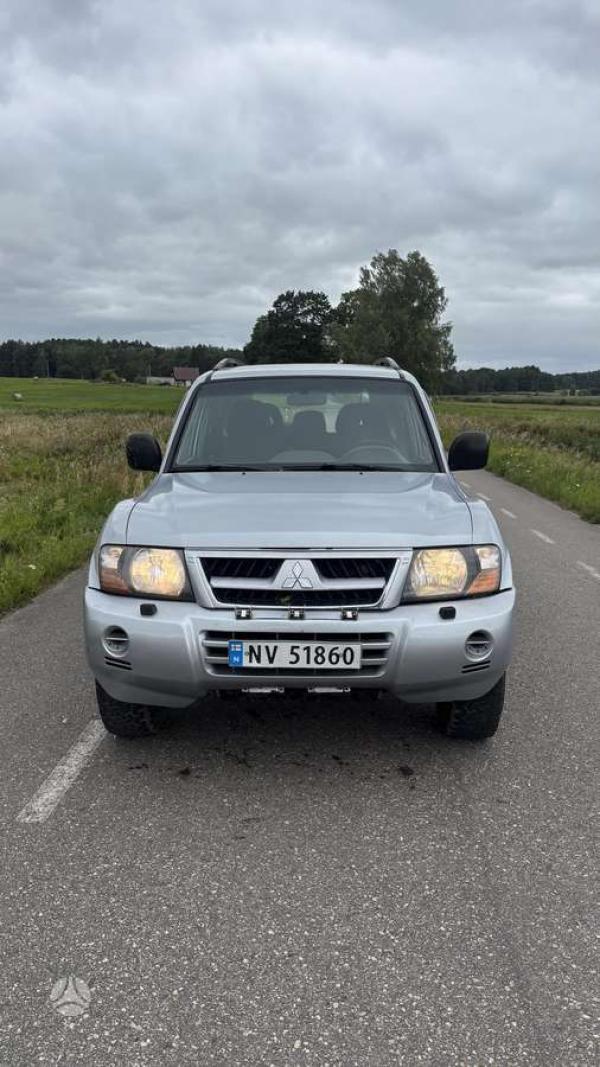 Pelēks Mitsubishi Pajero 2004 Utena, ar dzinēja tilpumu 2.48 L un nobraukumu 280 tūkst. km par 2800 €, foto 7 vietnē AUTOMOTO.COM.LV