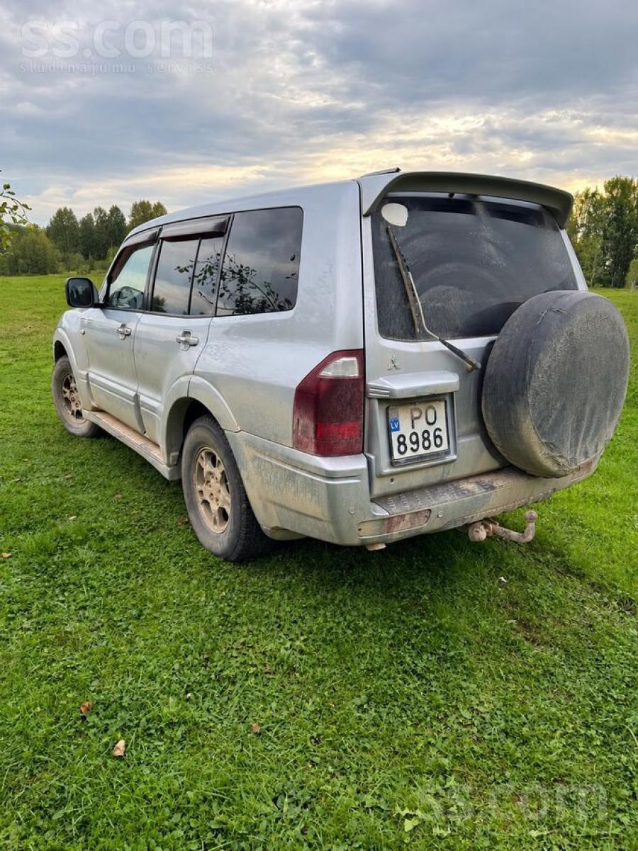 Pelēks Mitsubishi Pajero 2004 Rīga, ar dzinēja tilpumu 3.20 L un nobraukumu 365 tūkst. km par 4000 €, foto 3 vietnē AUTOMOTO.COM.LV