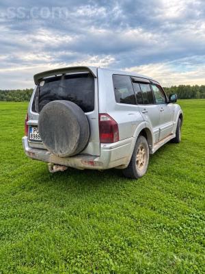 Pelēks Mitsubishi Pajero 2004 Rīga, ar dzinēja tilpumu 3.20 L un nobraukumu 365 tūkst. km par 4000 €, foto 4 vietnē AUTOMOTO.COM.LV