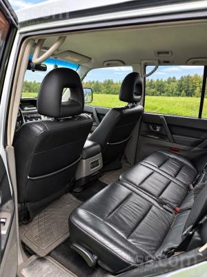 Pelēks Mitsubishi Pajero 2004 Rīga, ar dzinēja tilpumu 3.20 L un nobraukumu 365 tūkst. km par 4000 €, foto 6 vietnē AUTOMOTO.COM.LV