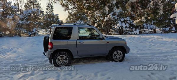 Grey Mitsubishi Pajero 2005 in Parnu, with an engine capacity of 1.80 L and mileage of 193 thousand km for 3400 €, photo 2 on AUTOMOTO.COM.LV