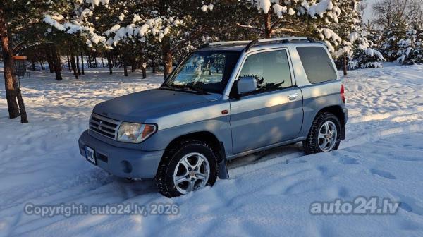 Grey Mitsubishi Pajero 2005 in Parnu, with an engine capacity of 1.80 L and mileage of 193 thousand km for 3400 €, photo 3 on AUTOMOTO.COM.LV