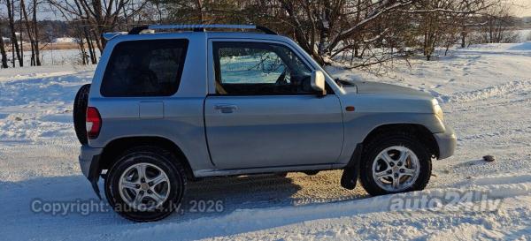 Grey Mitsubishi Pajero 2005 in Parnu, with an engine capacity of 1.80 L and mileage of 193 thousand km for 3400 €, photo 6 on AUTOMOTO.COM.LV